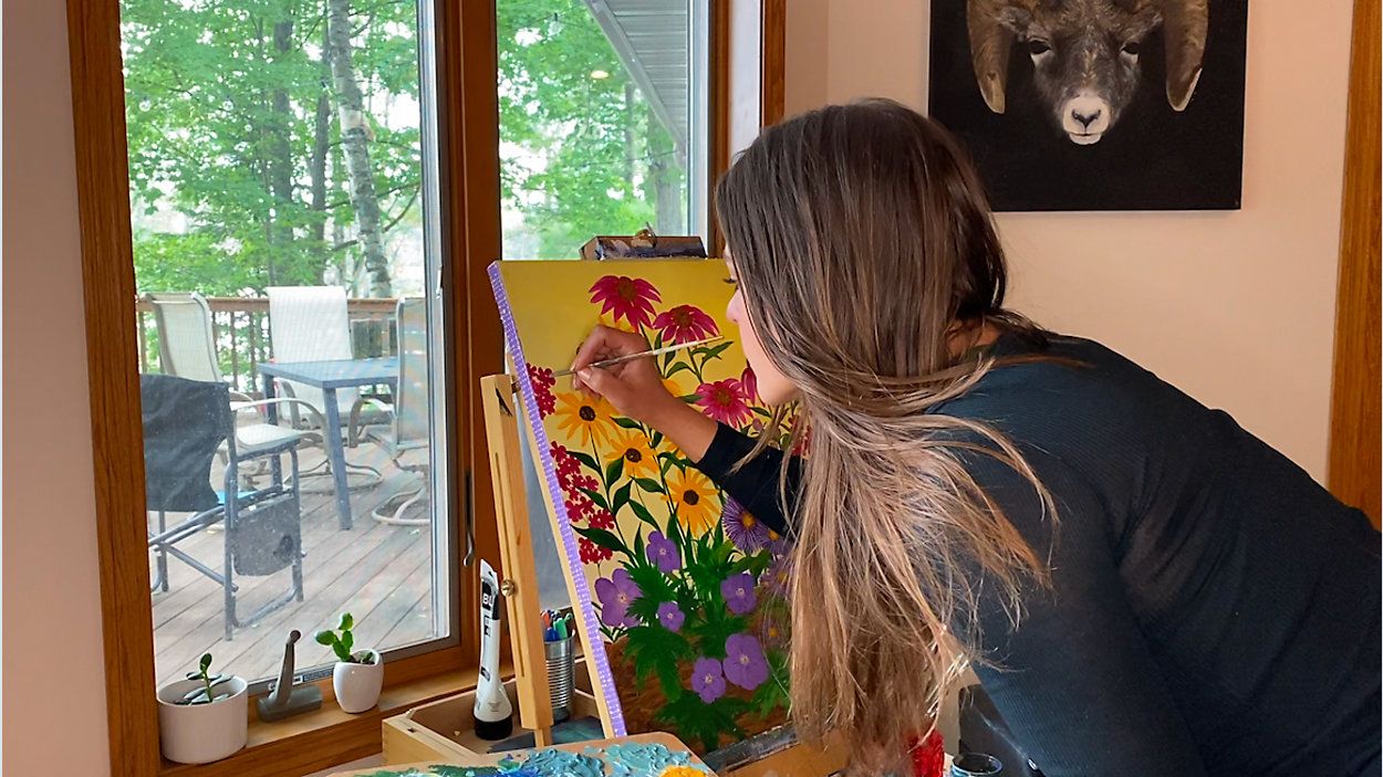 Artist paints life stories of those suffering memory loss