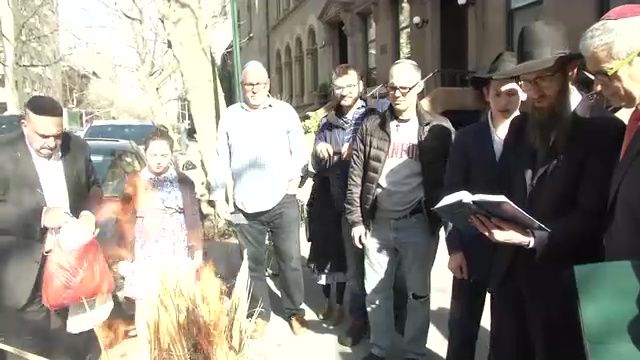 Jews Across NYC Prepare for Passover by Burning Leavened Bread Products