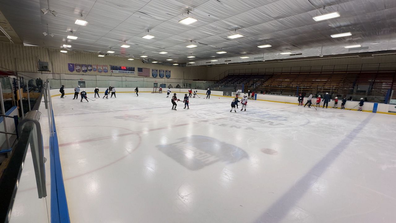 Community comes together to try and save Hartmeyer Ice Arena