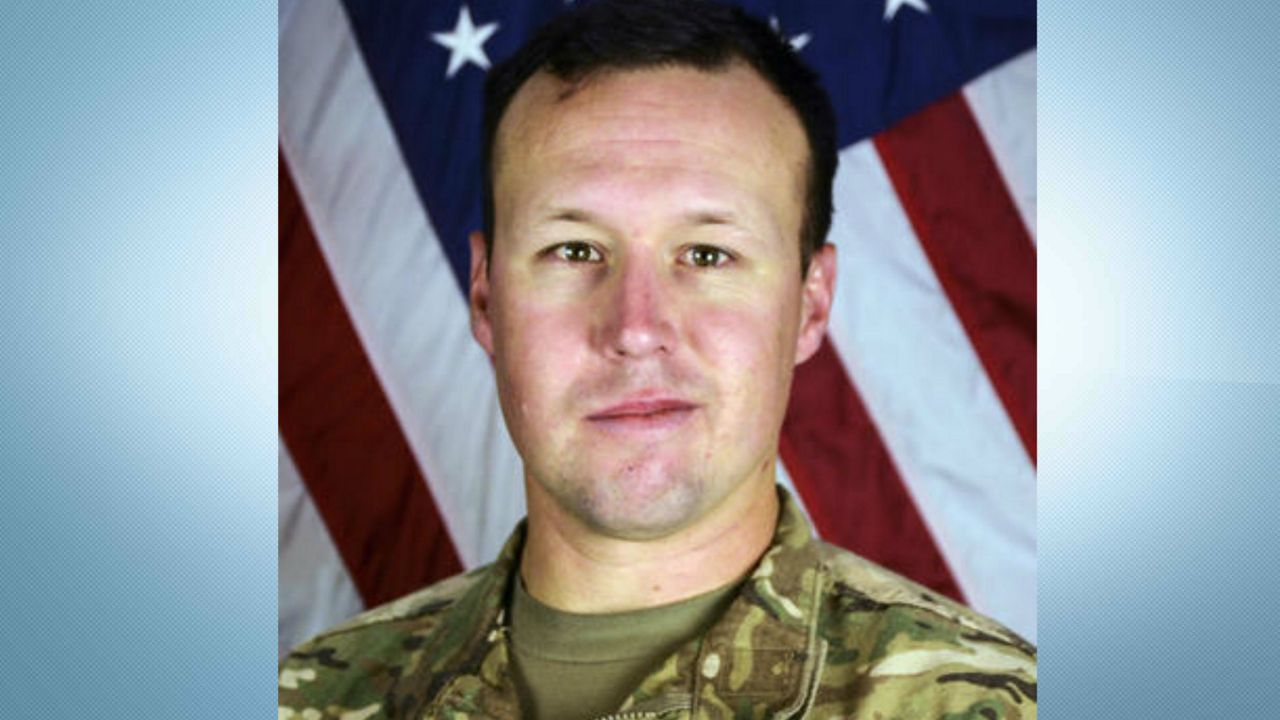 Gold Star Family of Slain California Soldier Booed on Flight