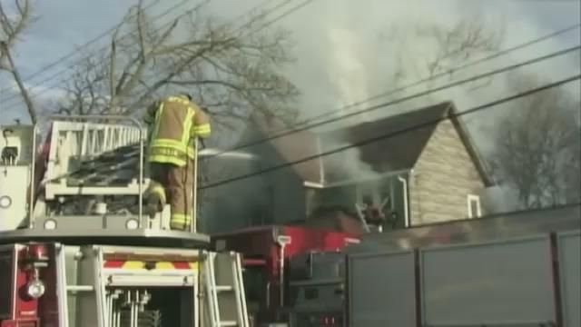 Firefighters Have Hard Time with Niagara Falls House Fire