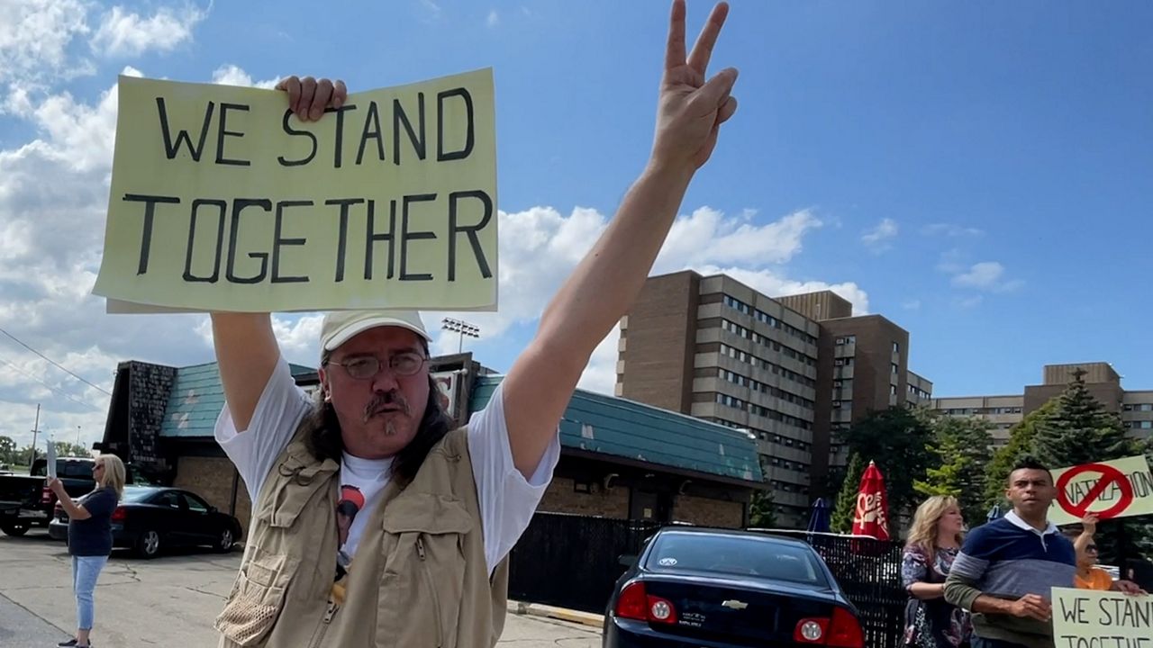 UW-Oshkosh faculty protest against plans to outsource jobs