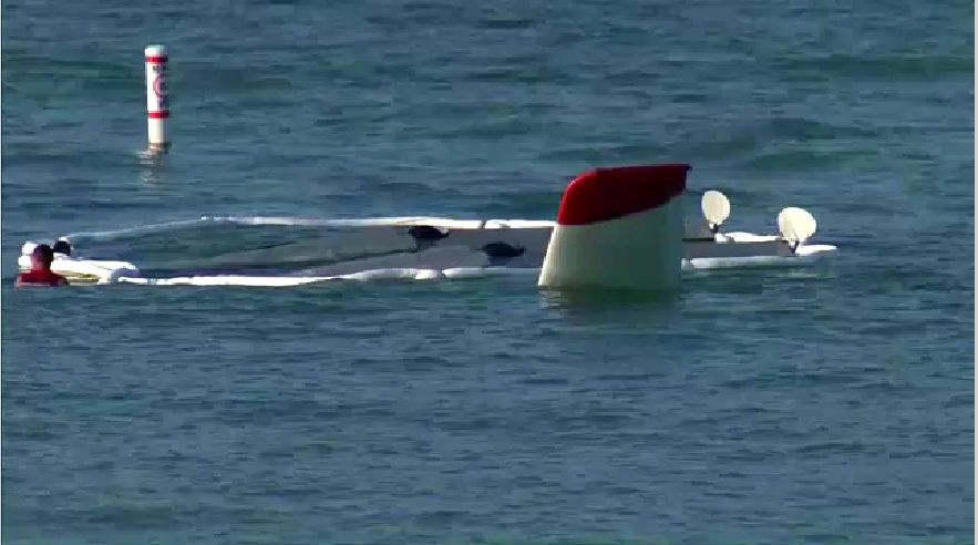 Plane crashes into Lake Travis near Starnes Island