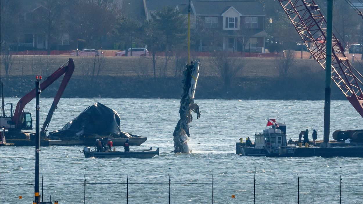 U.S. government admits role in causing DC midair collision