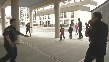 Studies Show Female Police Officers Better at Defusing Potentially ...