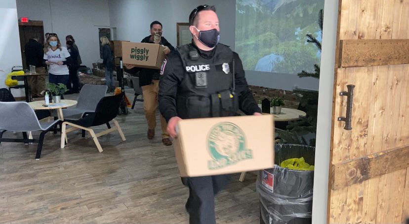 Racine Police Partners with Organization to Deliver Meals