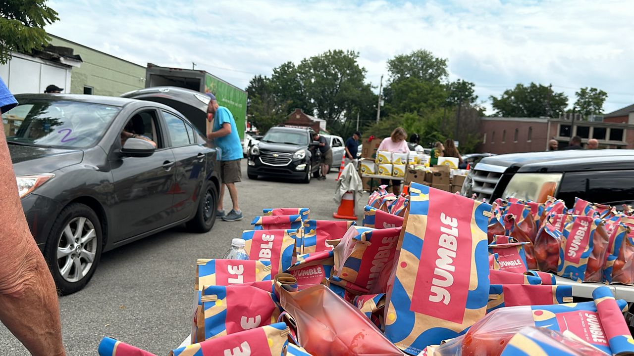 Pop-up food pantry for neighbors in west Louisville