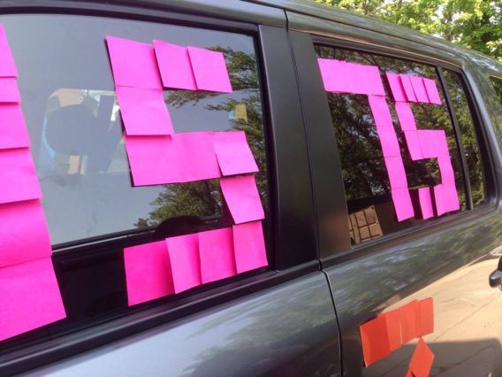 A Staten Island School is Posting Post-it Notes on Its Windows