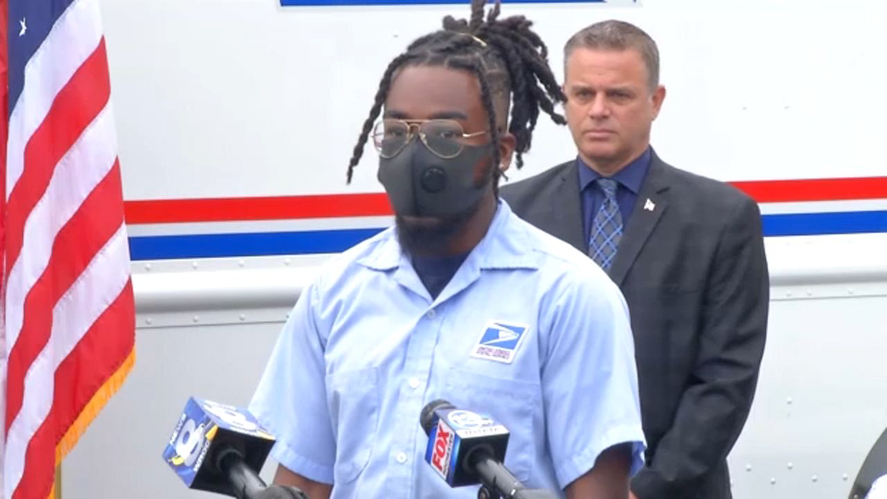 Postal Worker Honored, Stopped Stabbing of RPD Officer