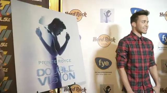 Prince Royce lanza nuevo album en inglés