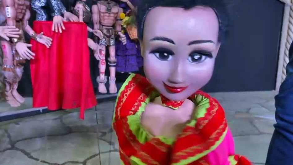 Puppeteers give an inside look behind the craft