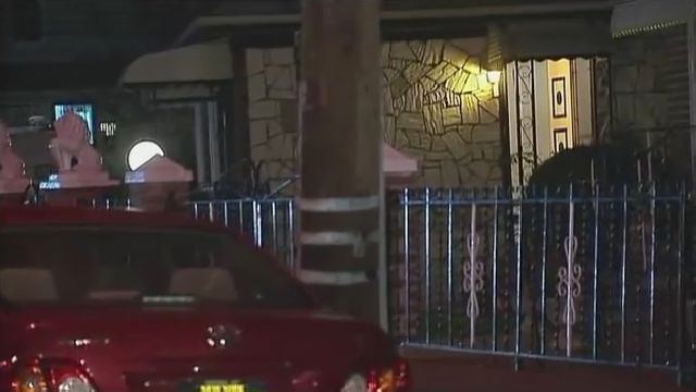 Police Seek Pair Who Shot Husband and Wife in Queens Home Invasion