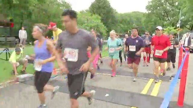Runners Celebrate Mexican Culture with Festive Race