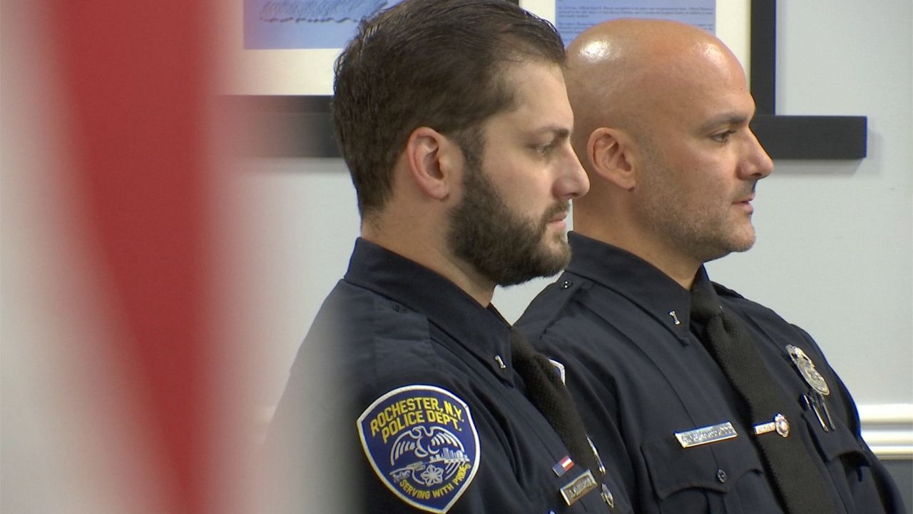 Rochester officers describe rescue efforts in deadly fire