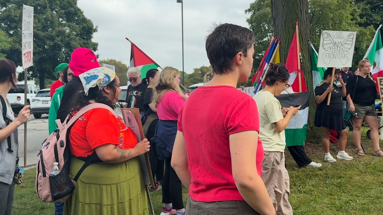 Community gathers for Mexican Independence Day rally