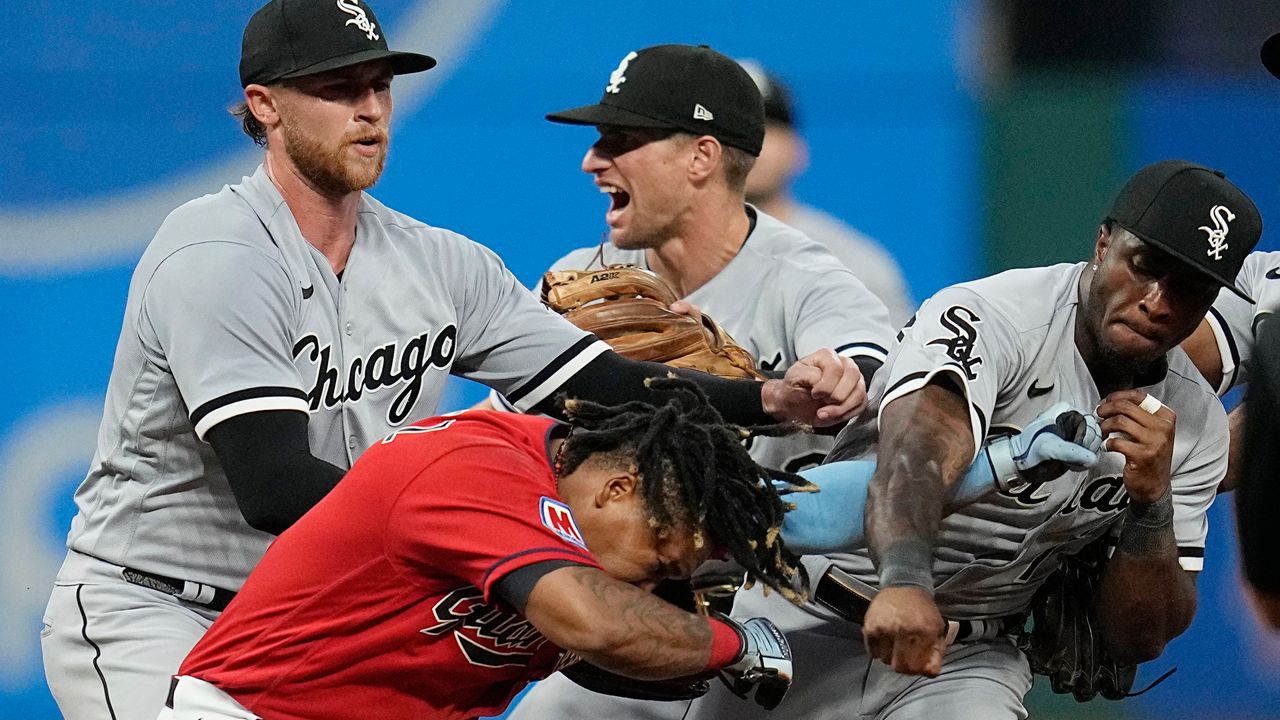 MLB suspends Chicago's Anderson, Cleveland’s Ramírez