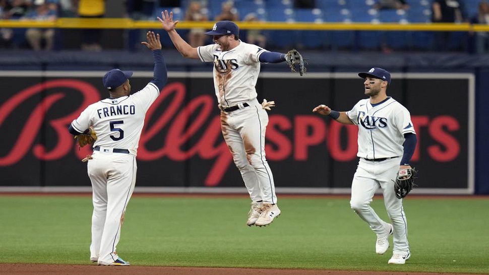 Phillips’ infield hit lifts Rays to 2-1 win over Mariners