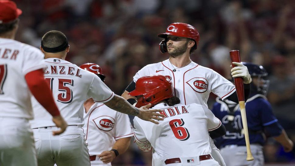 Kolozsvary scores on game-ending balk as Reds beat Rays 2-1
