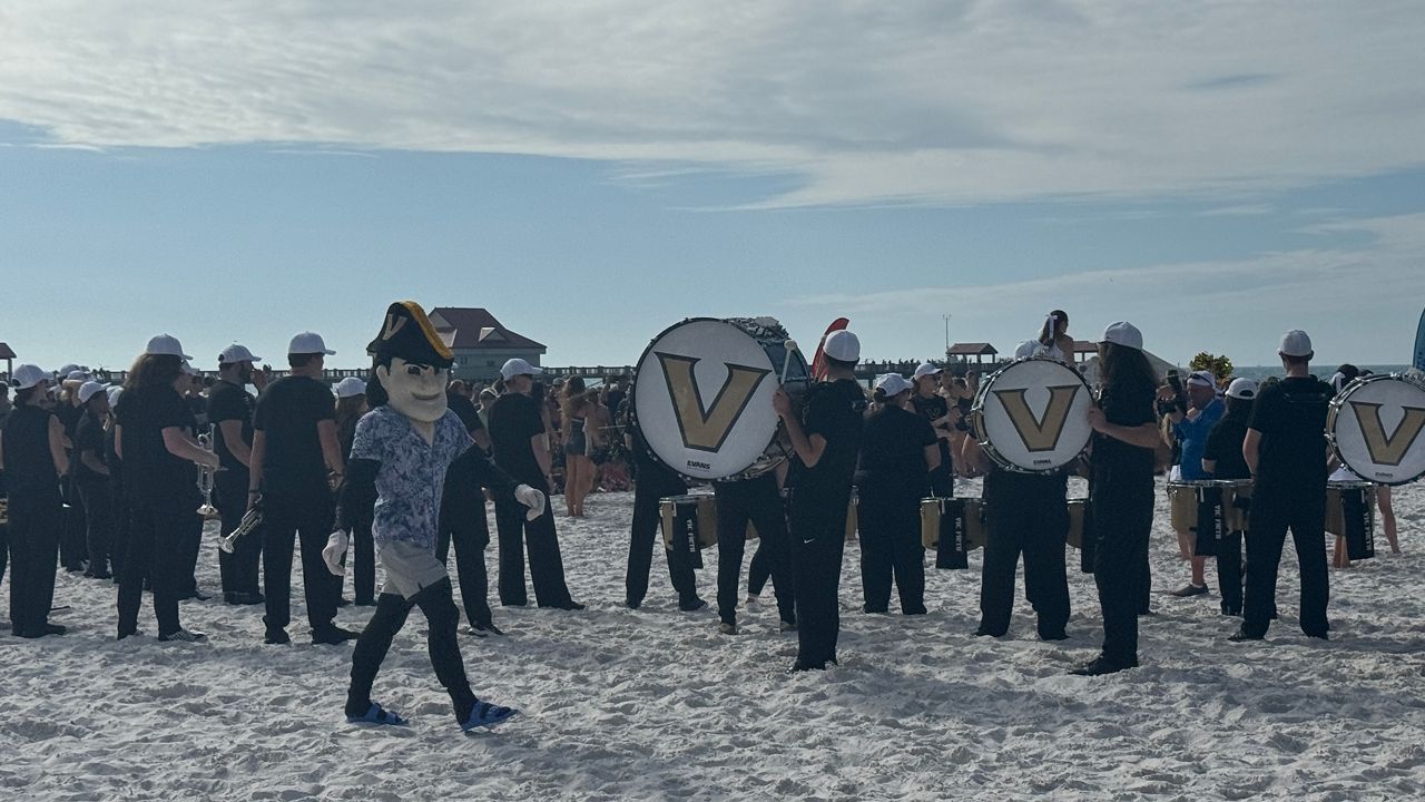 Fans enjoy sunny pep rally ahead of ReliaQuest Bowl