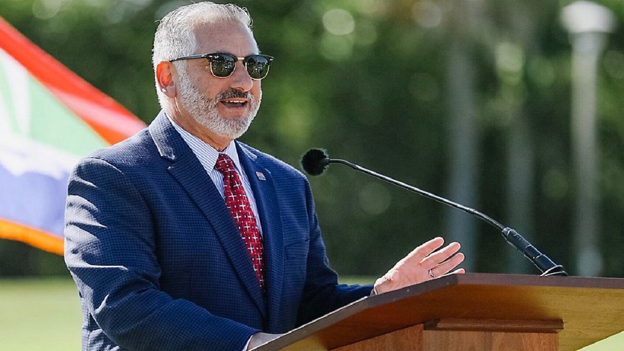 St. Pete Mayor Announces Mask Mandate for Businesses