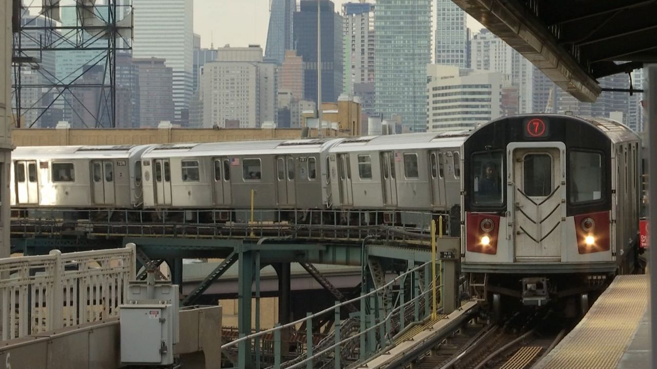 MTA Wages Campaign Against Moving Between Subway Cars