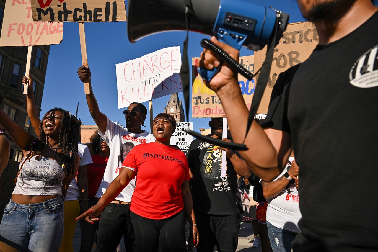 RNC sets the stage for the DNC, activists and police say