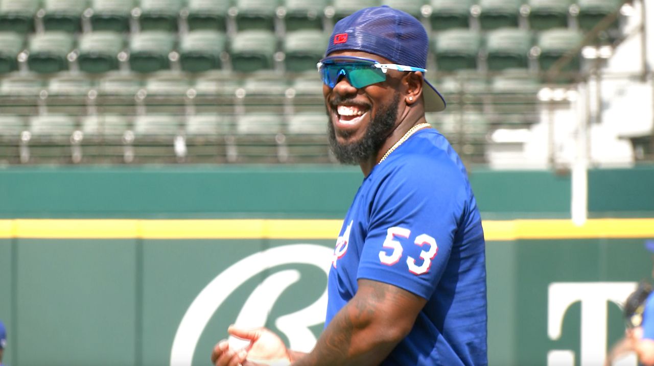 Texas Rangers embrace the brilliant play of El Bombi