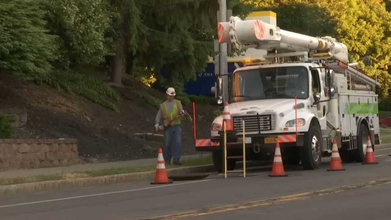 Rochester-area hit with sporadic outages as winds increase