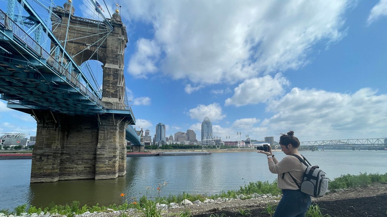 Photo contest shining light on Roebling Bridge returns