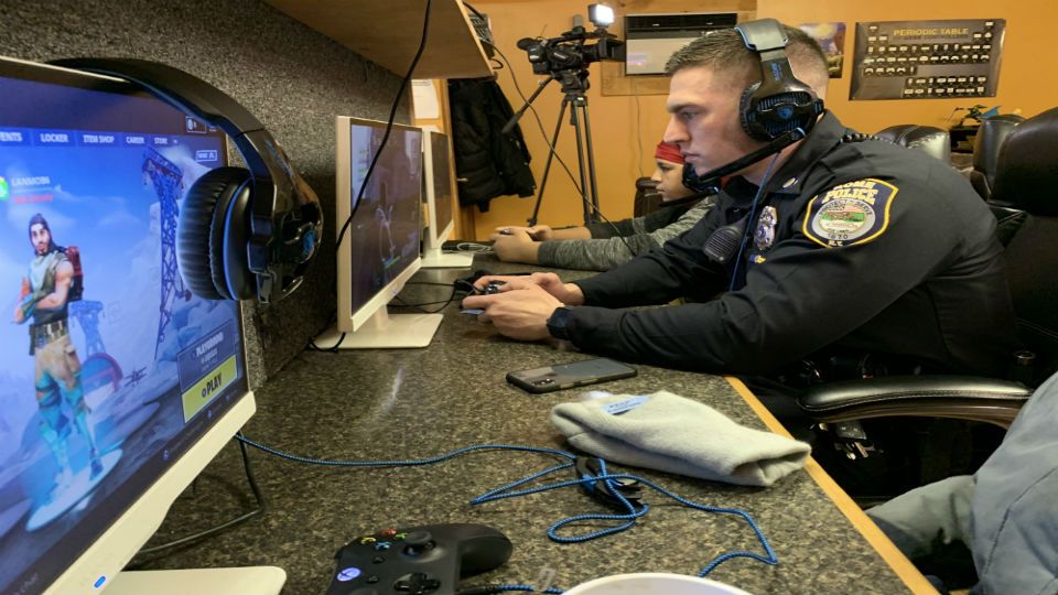 Rome Police Give Back