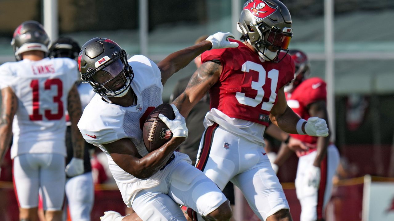 Bucs' Gage taken off practice field on cart with knee injury