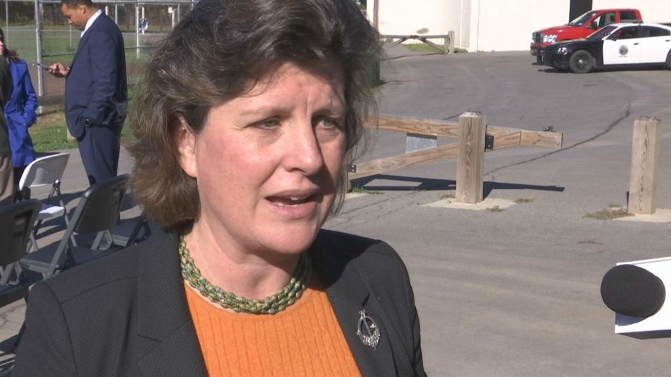 After dismissing a run for Congress, Miner reconsiders