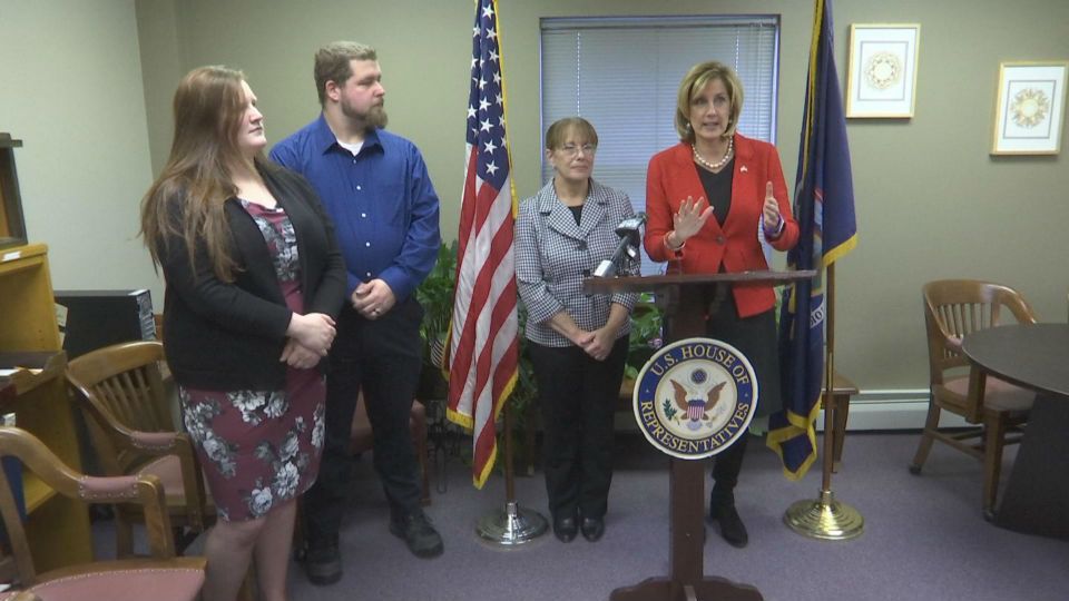 Bill would provide urns for those who earned it with military service