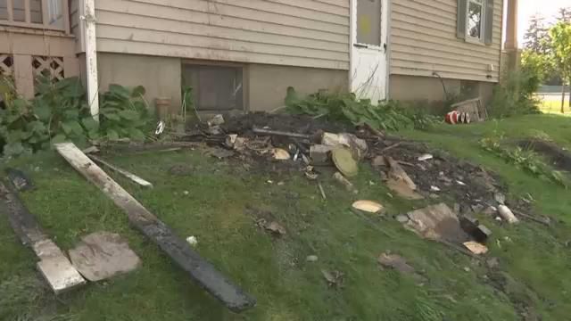 Officials: Family displaced after Sunday morning fire in Utica