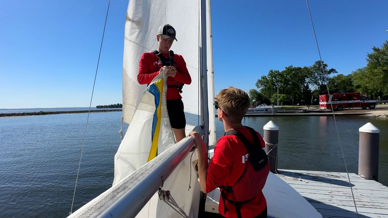 Twins offer sailboat lessons in Fox Valley