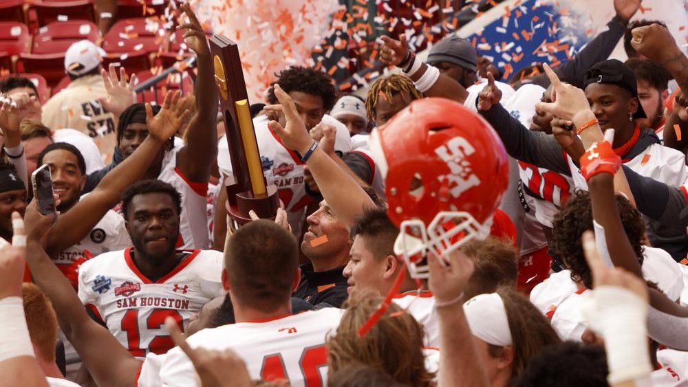 Sam Houston wins FCS title with late TD over South Dakota St
