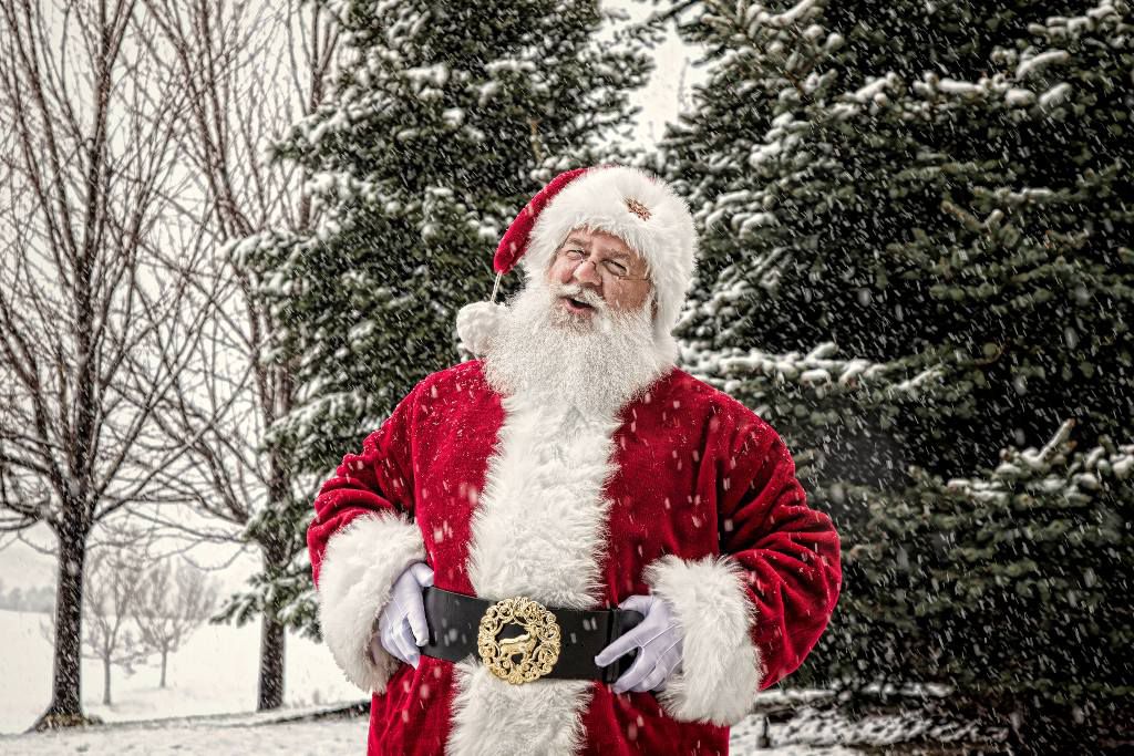 Airport’s “Santa’s Mailbox” Delivers to North Pole