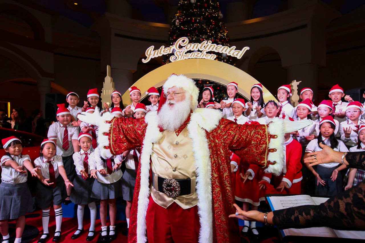 How a Tampa Bay Photographer Became Santa Claus