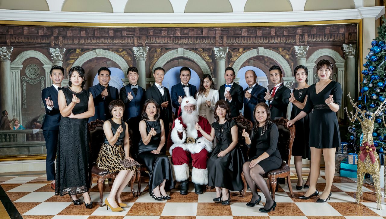 How a Tampa Bay Photographer Became Santa Claus