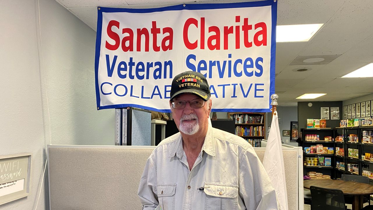 Santa Clarita man honored for volunteer work