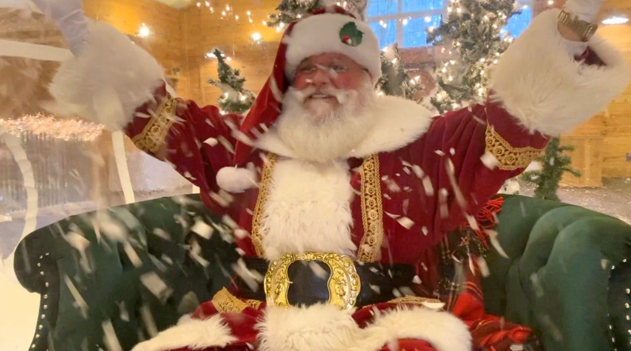 Charlotte Photographer Gives Unique Santa Experience