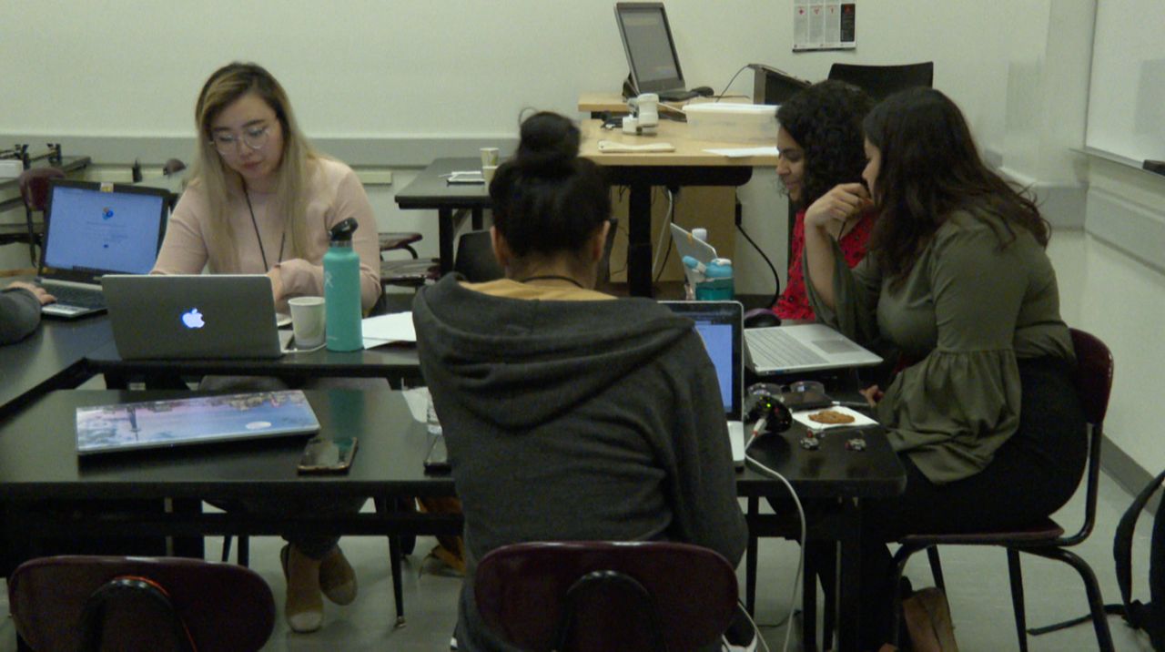 CSULB Program Encourages More Women to Code