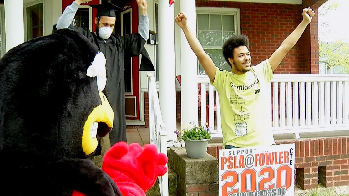 Teachers Surprise Seniors With School Buses, Signs and Love