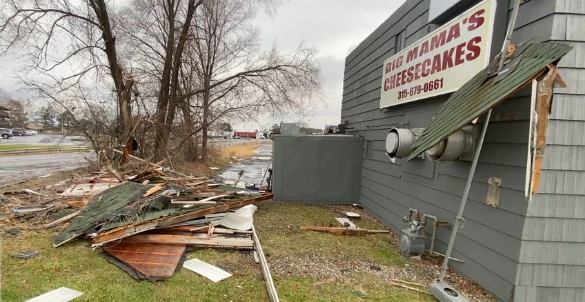 Heavy winds rip roof off local bakery