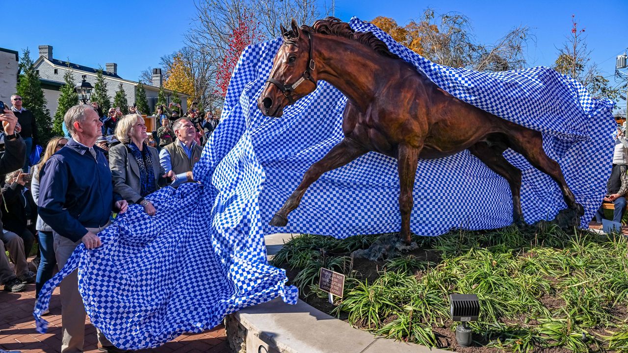 Secretariat statue dedicated in Paris, Kentucky