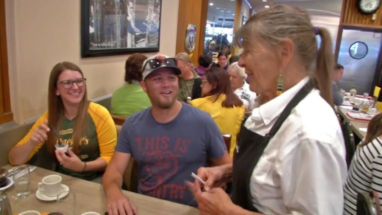 Waitress at Iconic Chicago Diner Embraces Packers Pride