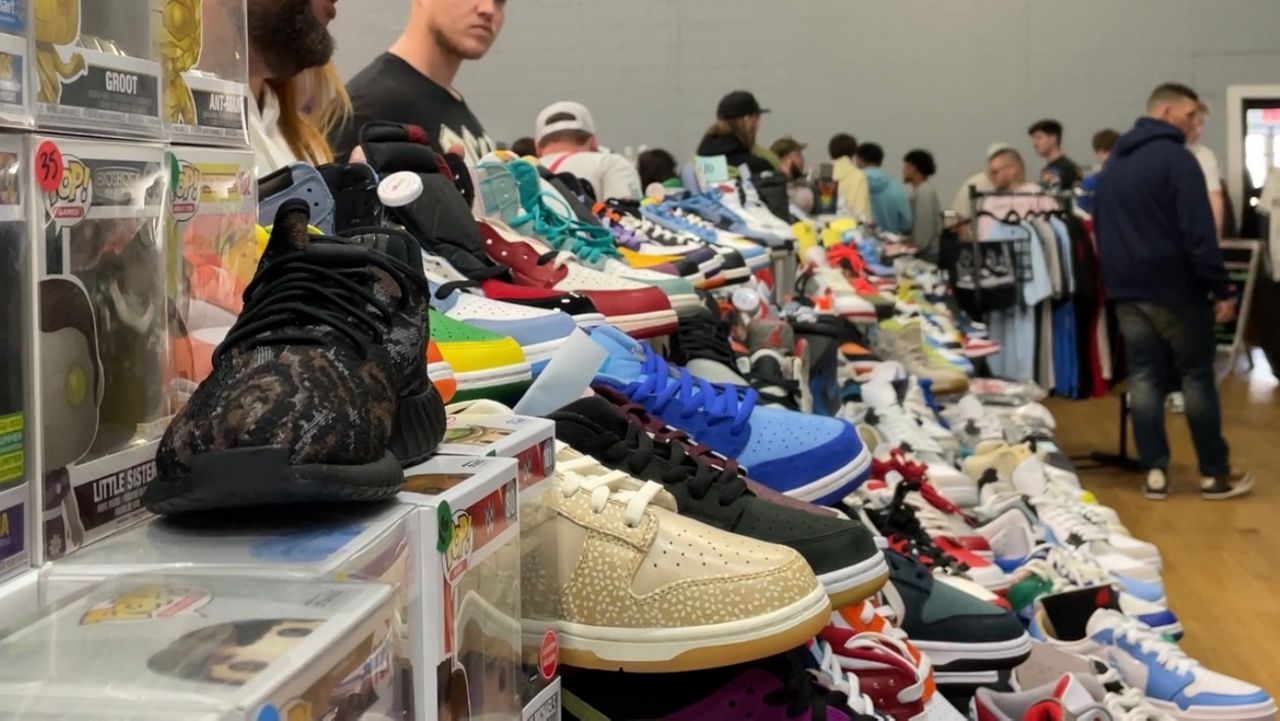 SNKR BST Lexington sees nice crowds, nice deals