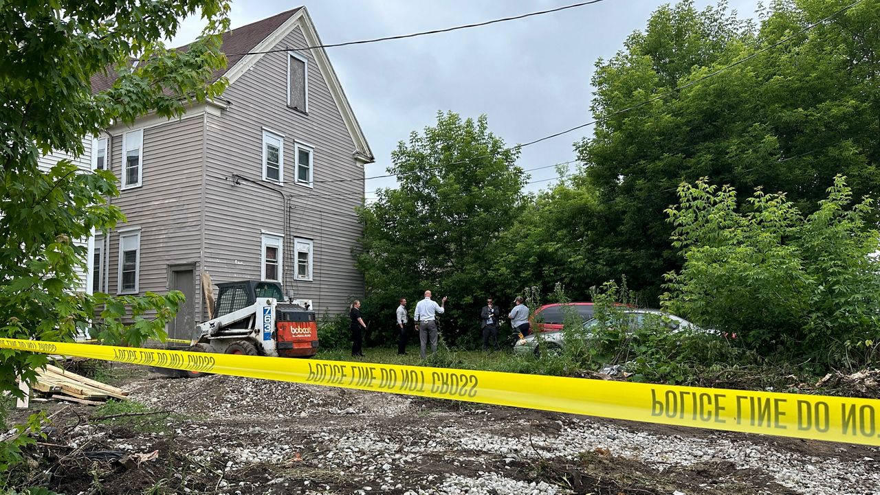 2 Milwaukee police officers shot overnight