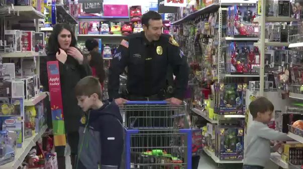 Oneida County kids get to shop with a cop