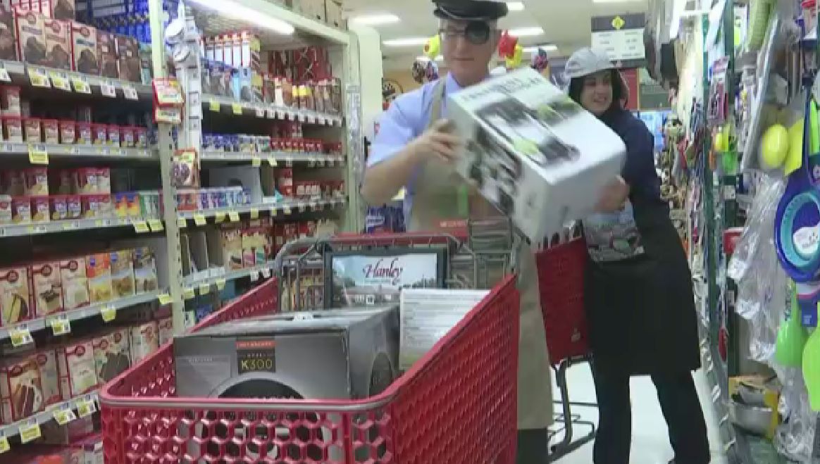 Community Leaders Help Fight Hunger